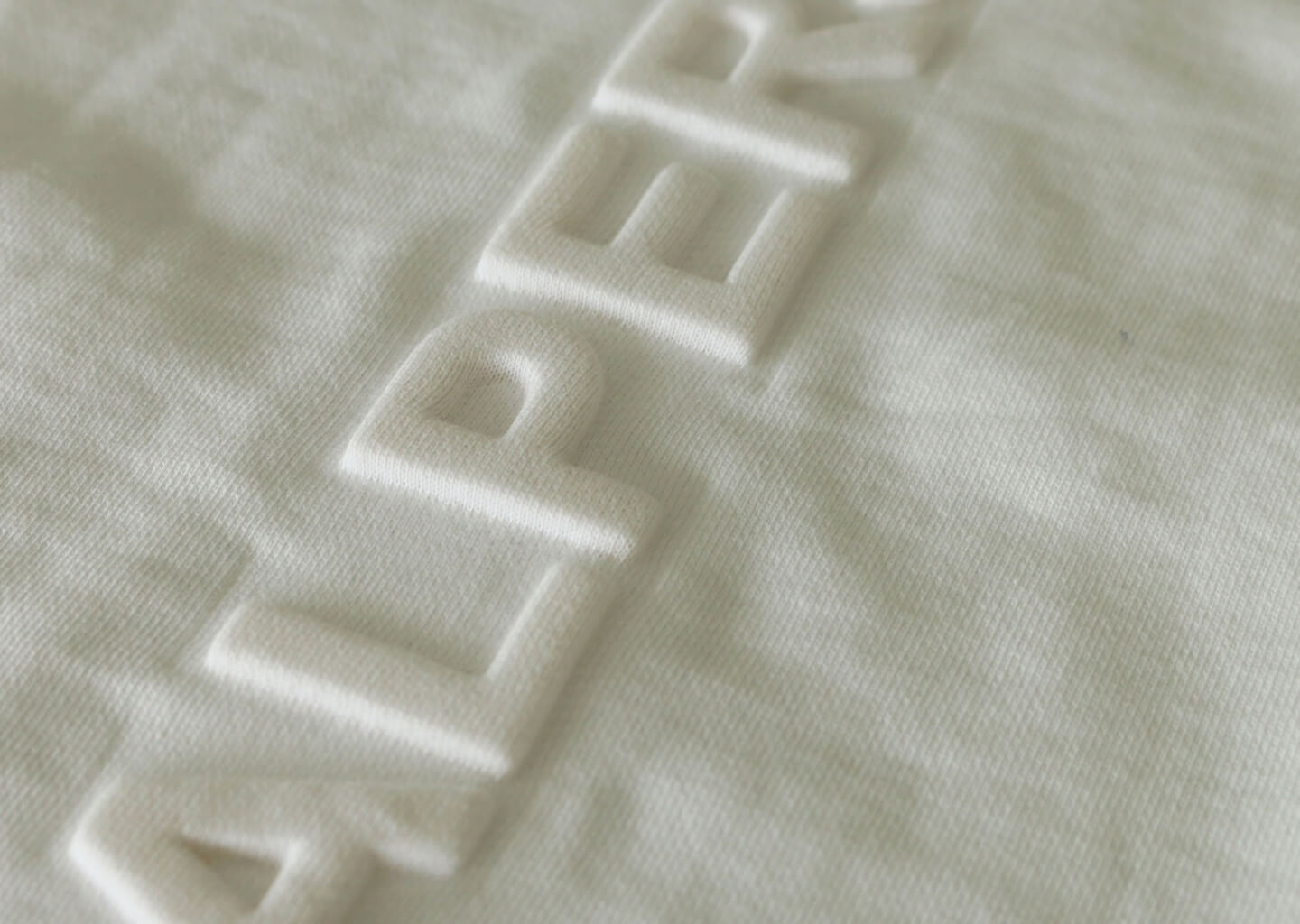 Emboss – Kruzaperfeição